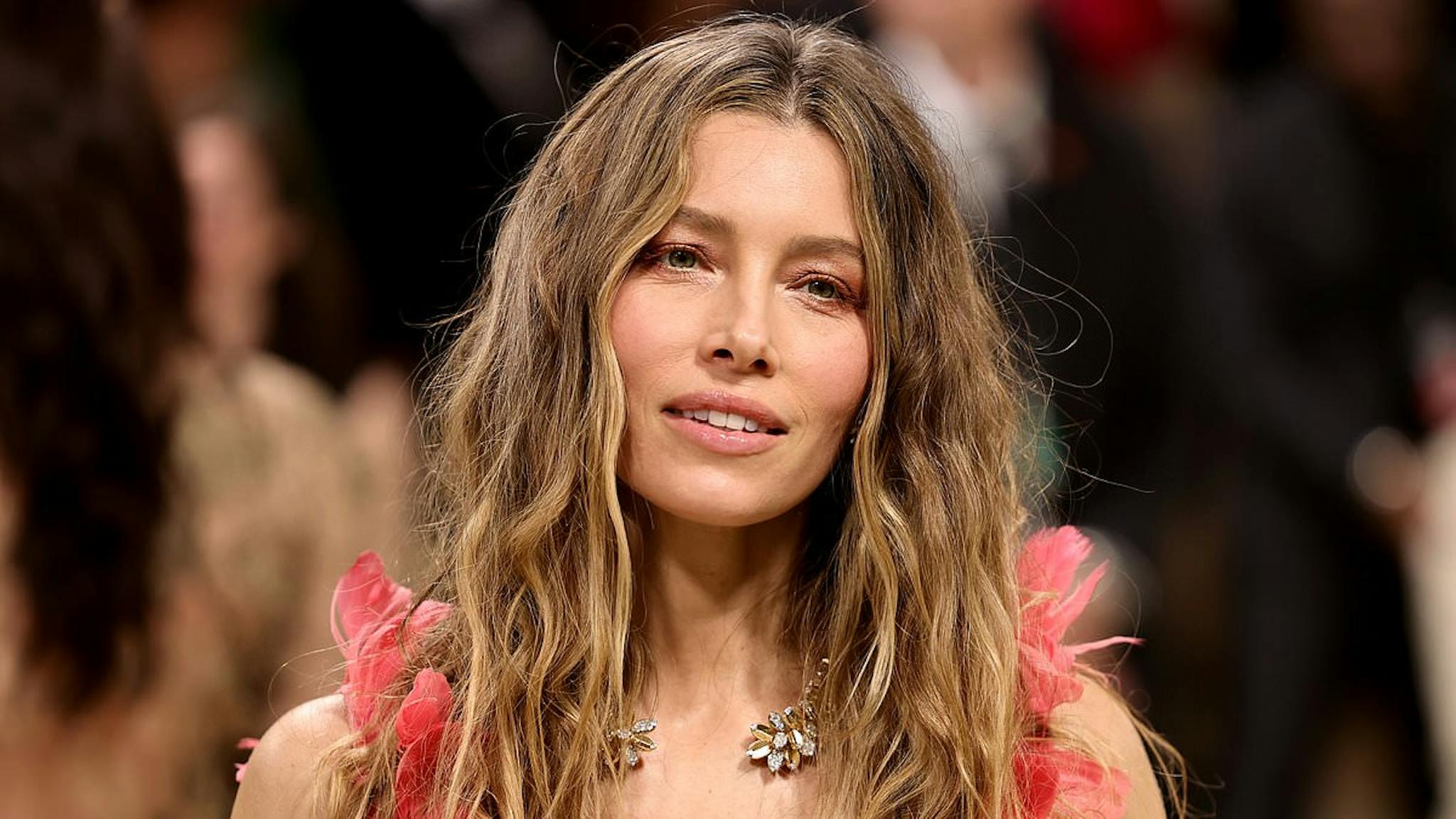 Jessica Biel's Met Gala Look | Gee Beauty